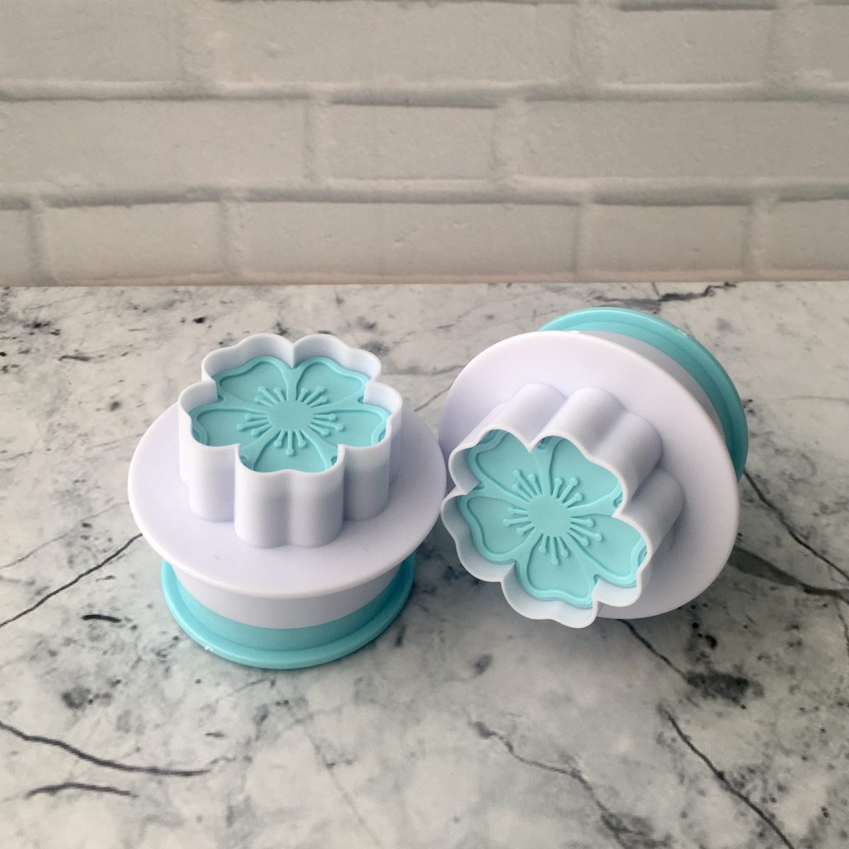 Cortador con expulsador para flores – La Alacena del Pastelero